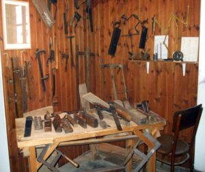 Carpenter vs Joiner: The Ultimate Guide to Understanding the Difference ...